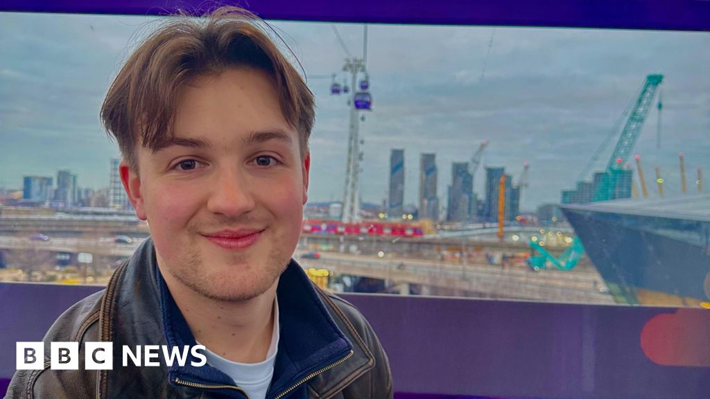 Young cancer patient opens up on survivor's guilt - BBC News