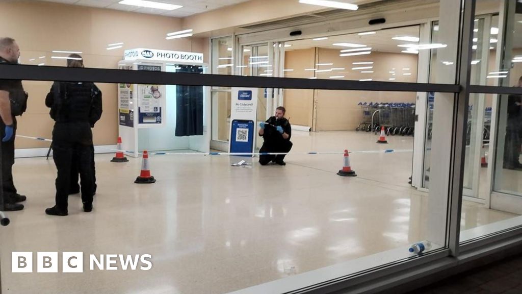 Bulwell: Six arrests after boy injured in Tesco supermarket fight - BBC ...