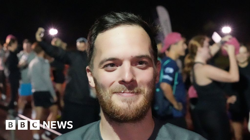 Ipswich man who had never run before taking on half marathon - BBC News