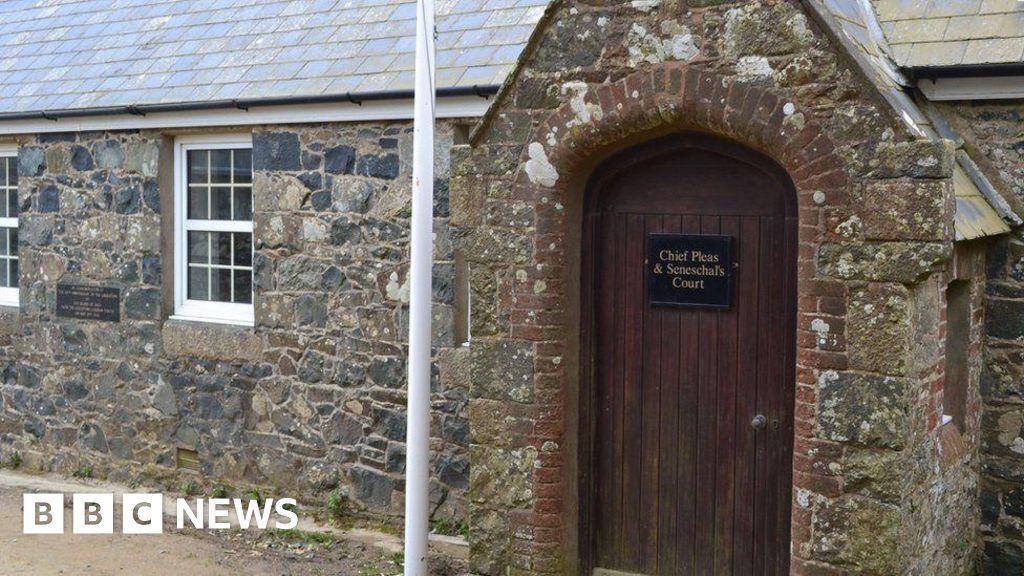 Sark politicians pull plans for civil servant post - BBC News