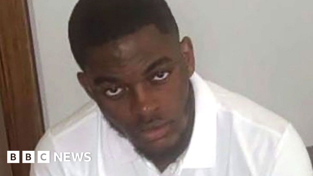 Officer who shot Chris Kaba did nothing wrong, colleague says - BBC News