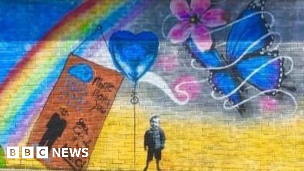 Olly Stephens: Mother reveals meaning behind mural of Reading teen ...
