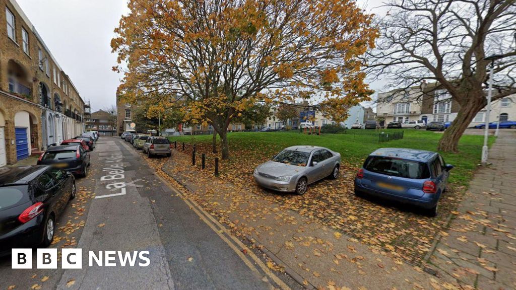 Ramsgate: Man and woman arrested after stabbing near park - BBC News