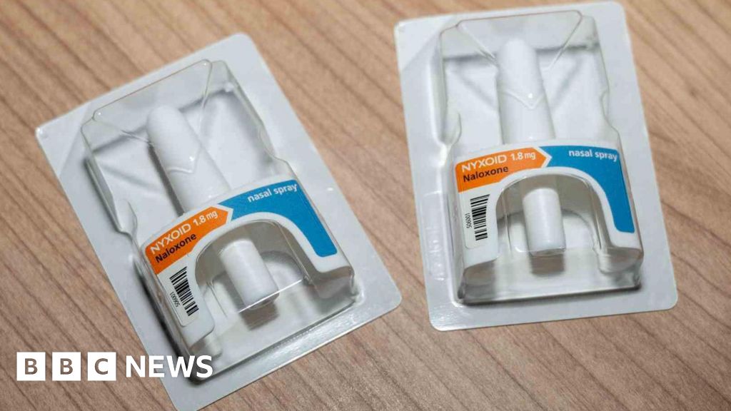 Northamptonshire Police officers trained to use naloxone spray
