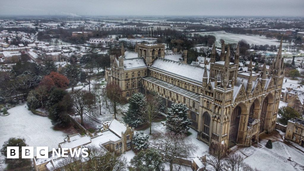 Snow reaches Cambridgeshire, Peterborough and Bedfordshire.
