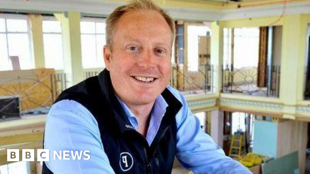 Worthing: Businesses ‘blindsided’ by closure after pier damage