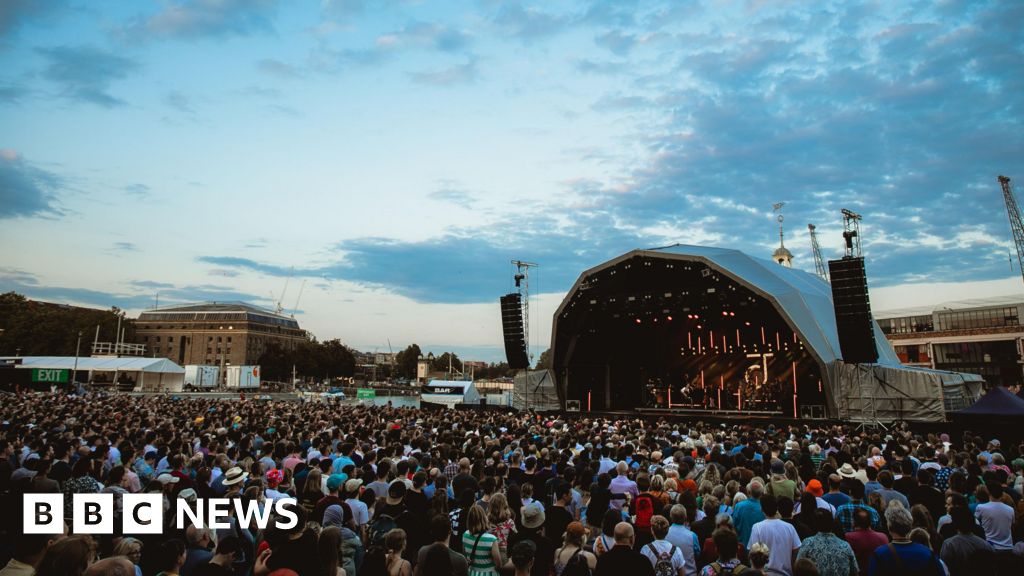 Thousands attend BS3 Live and Bristol Sounds - BBC News