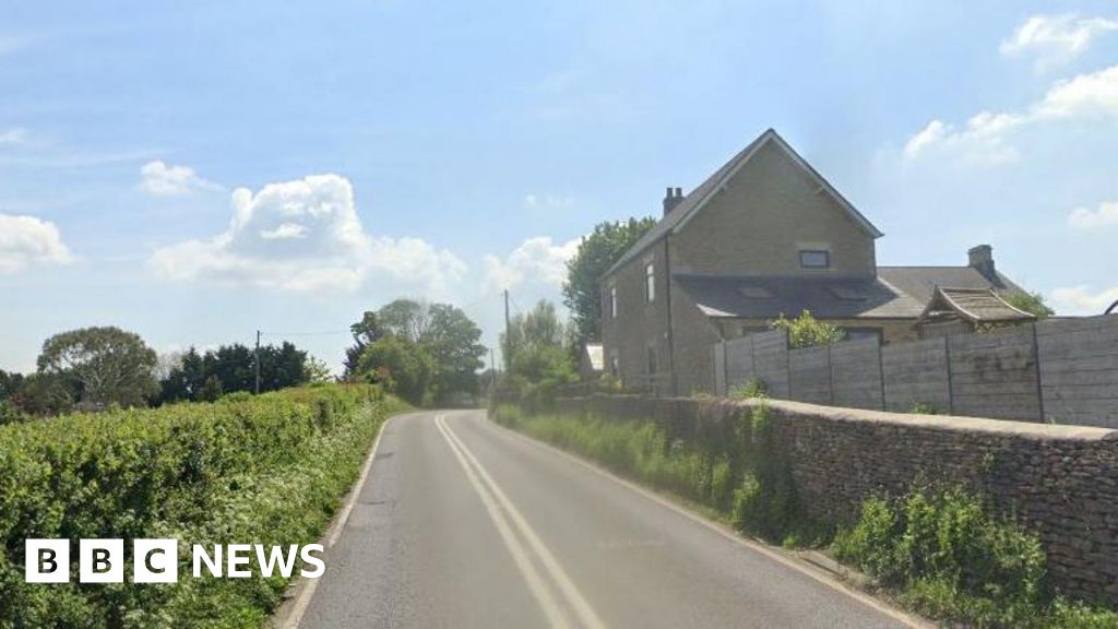 A362 Frome: Teenager dies after crash on rural road