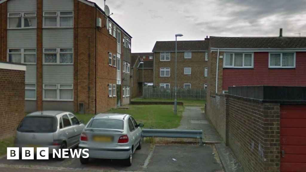 Man arrested after 'shots fired' in Marsh Farm area of Luton