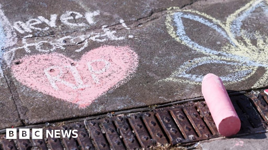 Southport attack: Children need 'honesty and reassurance' - BBC News