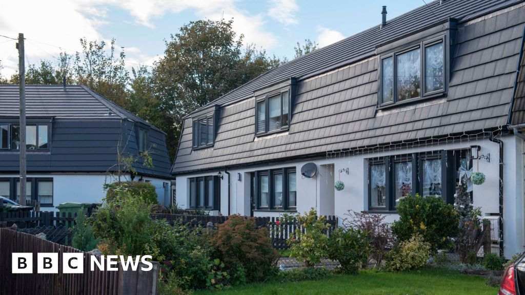 Wolverhampton retrofit housing scheme gets £5.1m boost - BBC News