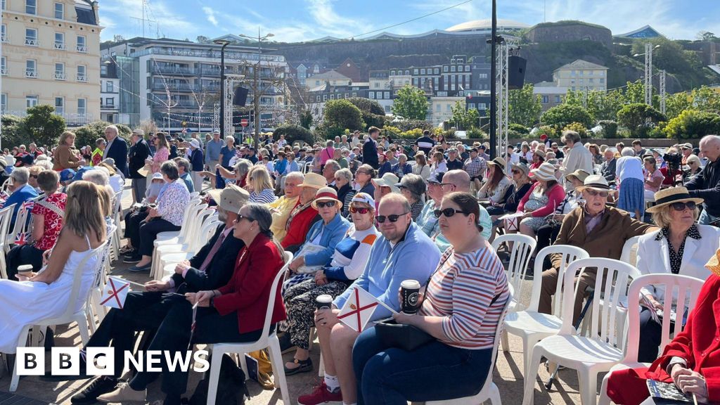 Jersey celebrates 79th anniversary of Liberation Day - BBC News