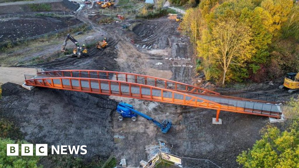 Chesterfield Canal: 'Milestone' as new bridge installed