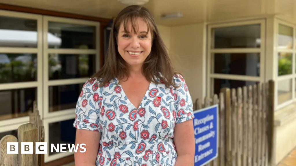 New training helping spot signs of poverty in Jersey families - BBC News