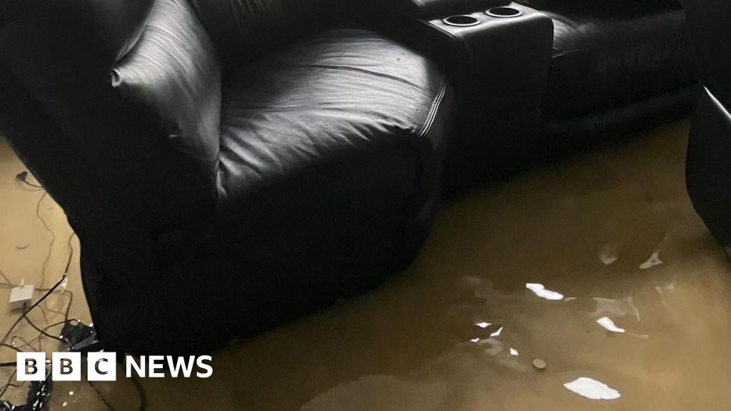Barnham: Homes flooded with sewage after heavy rainfall - BBC News