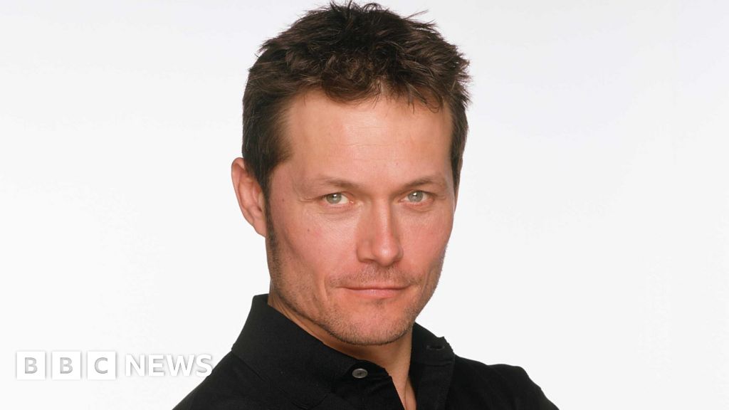 Ex-Coronation Street actor Bill Ward headlining Bridlington panto - BBC ...