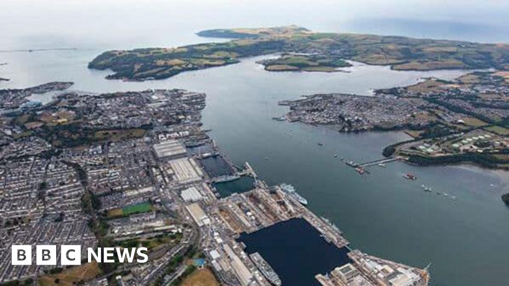 Devonport: Babcock secures £750m submarine contract - BBC News