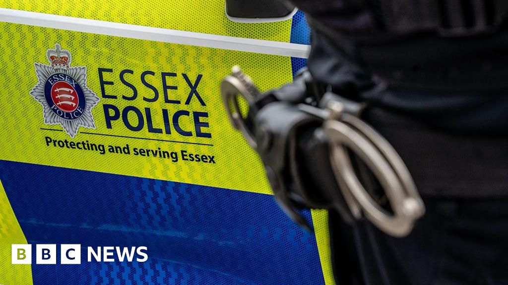 Police to carry out patrols to curb drink driving across Essex - BBC News