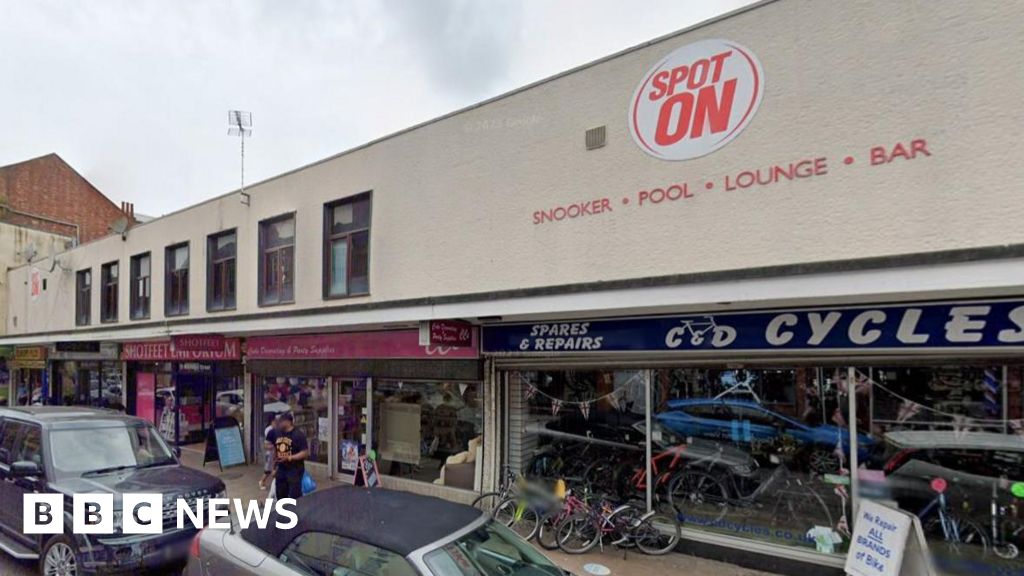 Petition launched opposing Kettering snooker hall demolition - BBC News