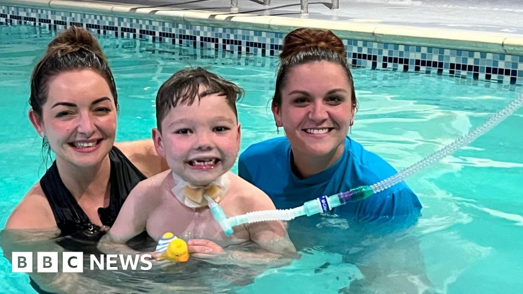 Boy attached to ventilator learns to swim at Bridlington pool - BBC News