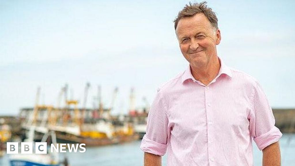 Cornwall MP calls on government to look at housing - BBC News