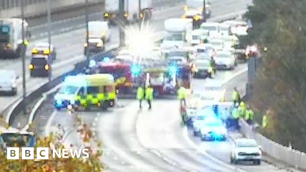 M40 closed northbound near High Wycombe after multi-vehicle crash