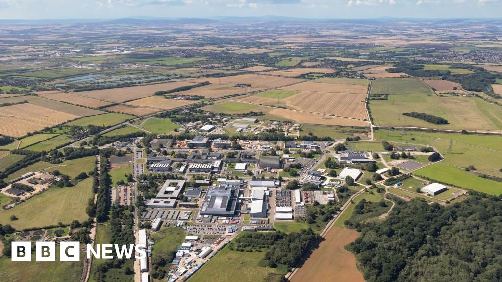 Go-ahead for 'ground-breaking' Oxfordshire development plan - BBC News