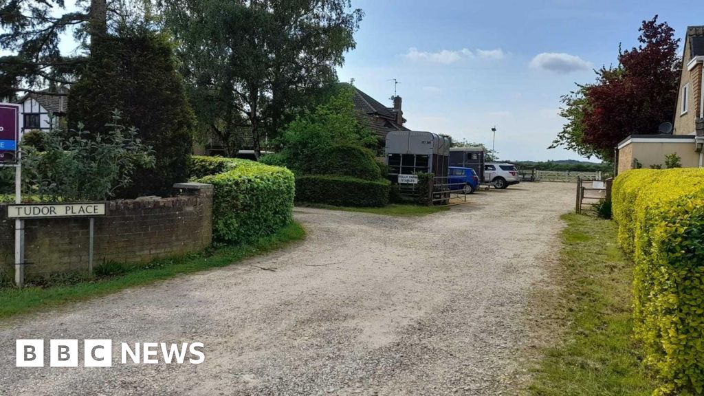 Yaxley housing development plans raise safety concerns - BBC News