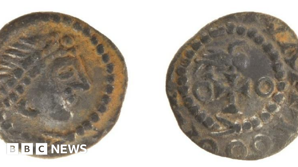 Stoke Row villagers' campaign helps to buy treasure hoard