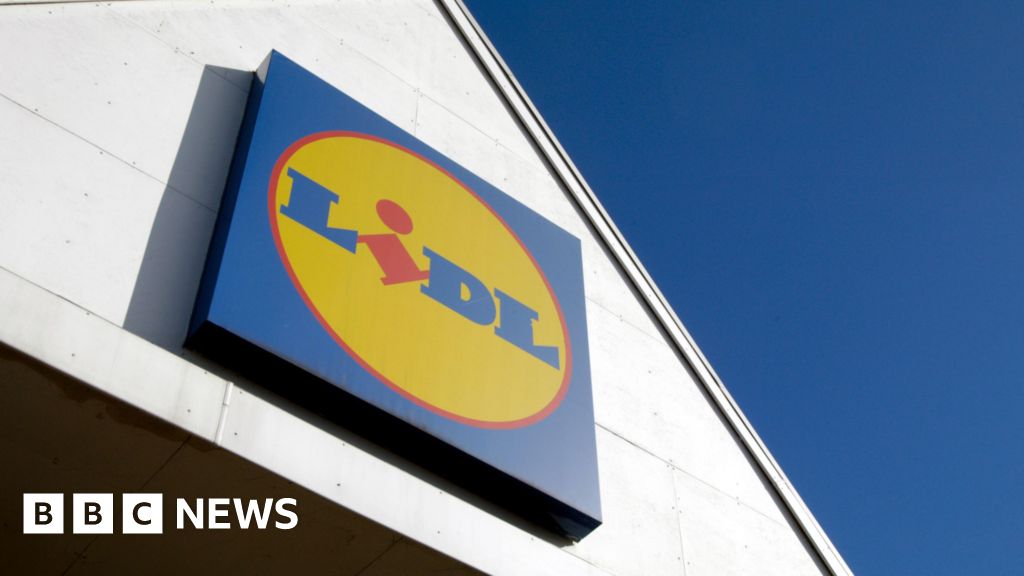 Horley: Tesco loses High Court challenge over new Lidl store