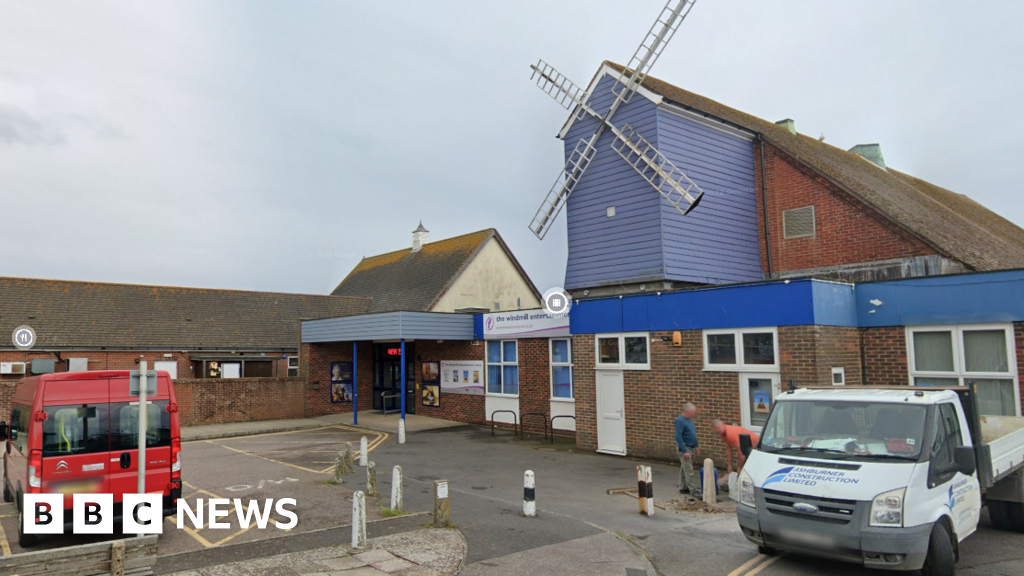 Littlehampton Windmill centre to reopen after fire - BBC News