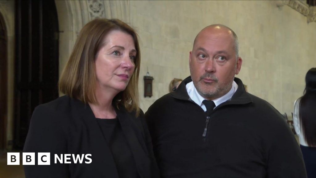 Olly Stephens: Parents of murdered boy join anti-knife campaign - BBC News