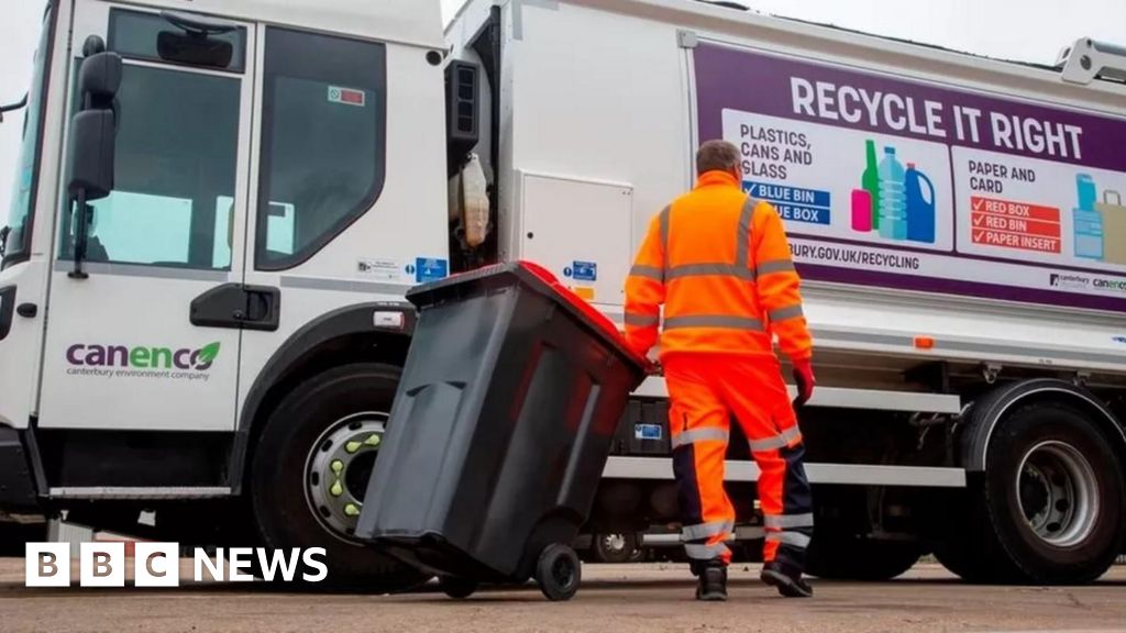 Canterbury: Refuse collectors end strike after pay offer