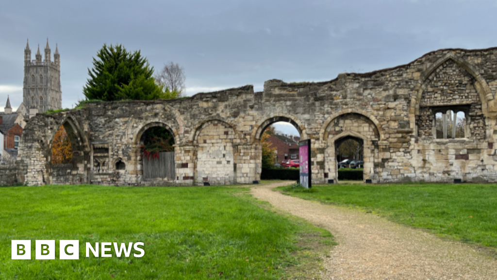Medieval wall uncovered at historic monument in Gloucester