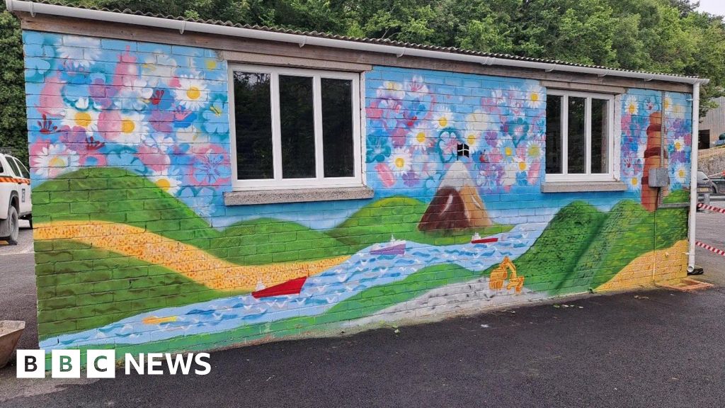 Mural reflects Cornwall's china clay mining industry
