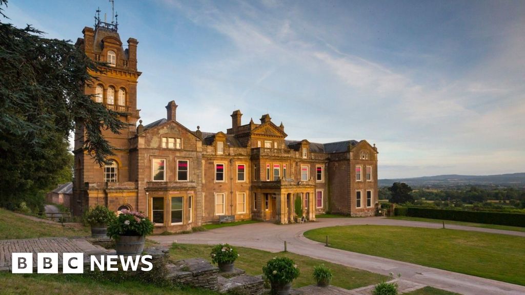 'Beloved' historic estate and gardens enter administration - BBC News