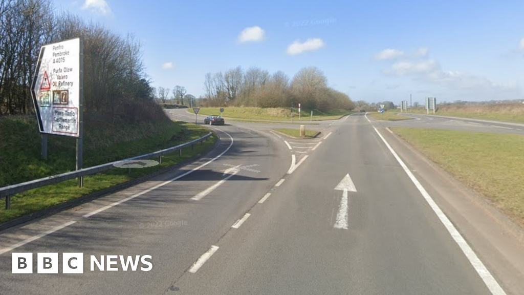 Pembrokeshire: Motorcyclist dies in A477 crash with van - BBC News