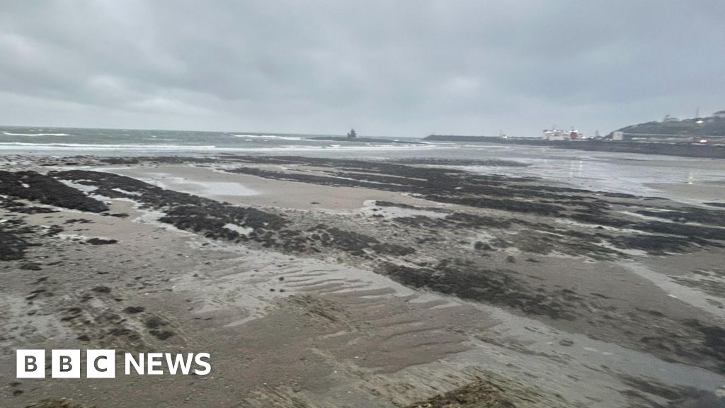 Woman whose body was found on Douglas Beach drowned - BBC News