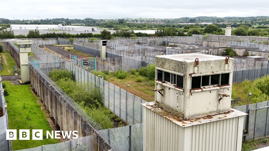 Maze Prison regeneration 'limited to health and safety'