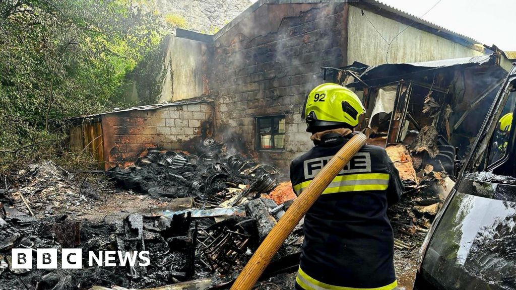 Photos show aftermath of commercial garage fire in Devon - BBC News