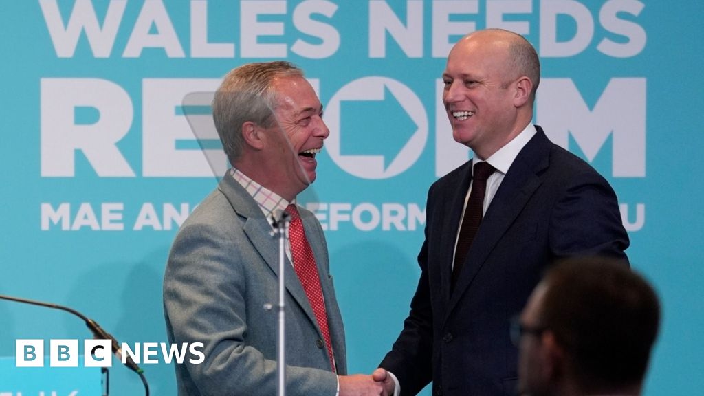 Nigel Farage unveils Dan Thomas as Reform UK's Welsh leader - BBC News