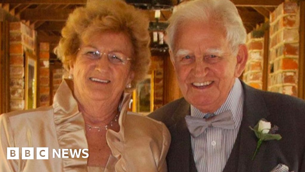 Family's anger at Nelson hospital over death of gran, 92 - BBC News