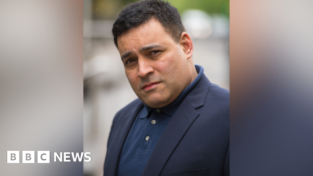 Gerry Adams: IRA bomb survivor says, 'Tell us the truth' - BBC News