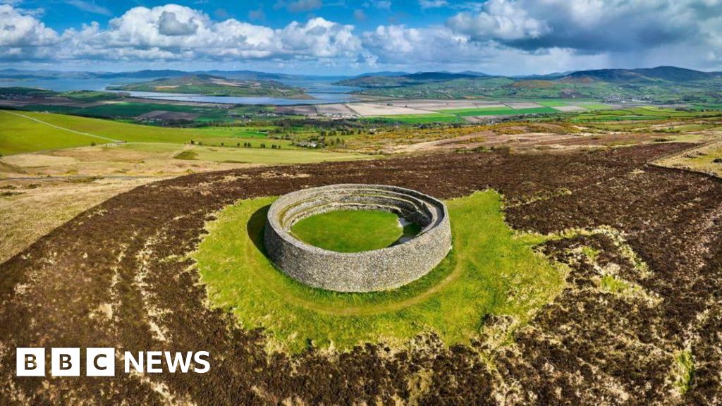 An Grianán: Daylight opening confirmed for ancient Irish fort - BBC News