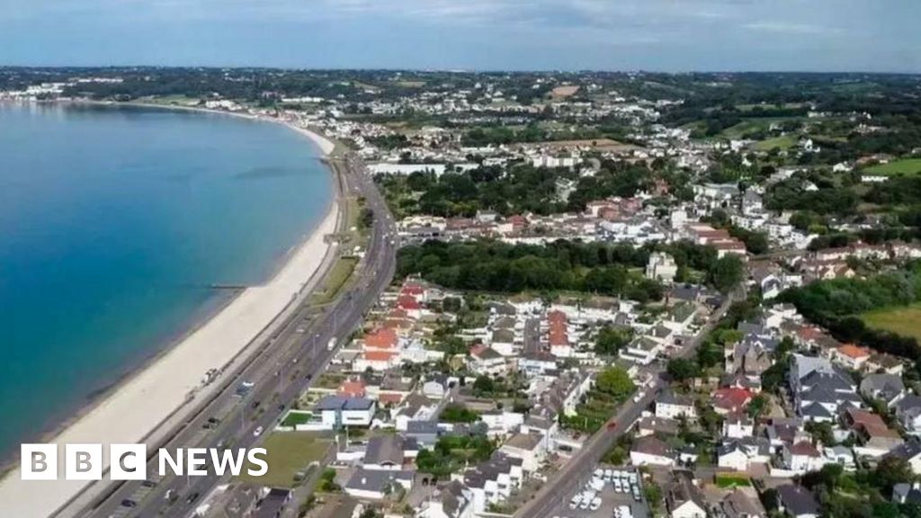 Jersey has joint second hottest year in 2023 - Jersey Met - BBC News