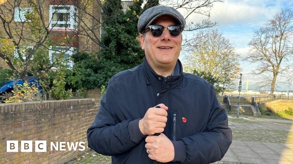 London transport: Floating bus stops are terrifying - campaigner