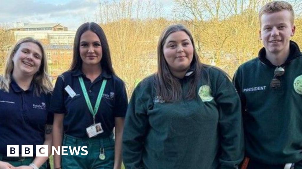 Keele University students and staff tackle 24-hour CPR challenge - BBC News