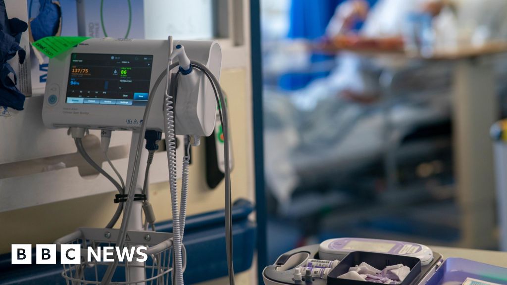 Borders hospital beds closure threat over safety concerns - BBC News