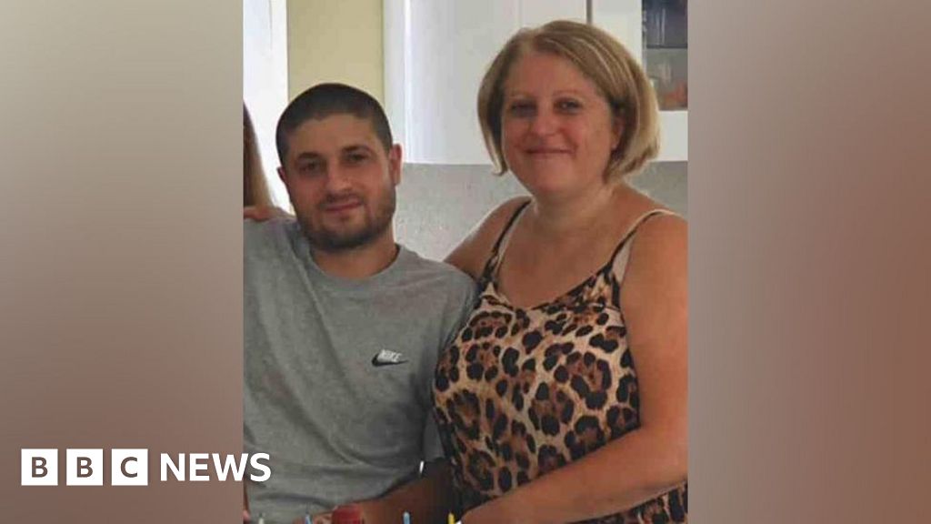 Man charged with murder in Ugley deaths case - BBC News