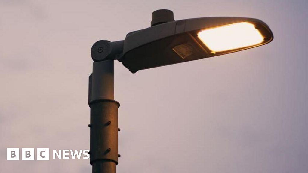 Cambridgeshire council starts replacing streetlights with LEDs
